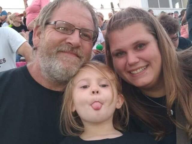Ashley Linebaugh's Instagram, Twitter & Facebook on IDCrawl